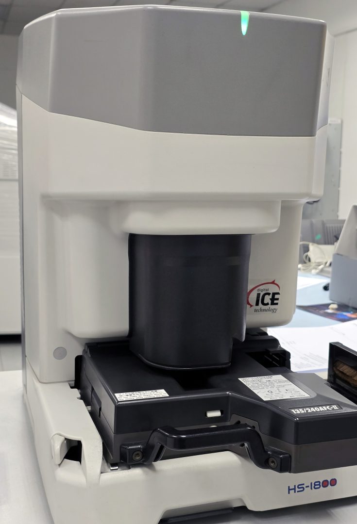 Noritsu HS-1800 Film Scanner with 135/120AFC-II film carrier - Film Lab